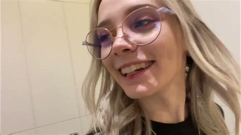 СПАЛИЛА ТРУСИКИ НА СТРИМЕ Youtube