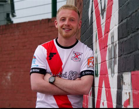 Thomas Collins Signs For The Bankies Clydebank Football Club