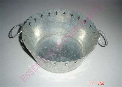 Small Decorative Planters At Best Price In Moradabad Uttar Pradesh Essential Handicrafts