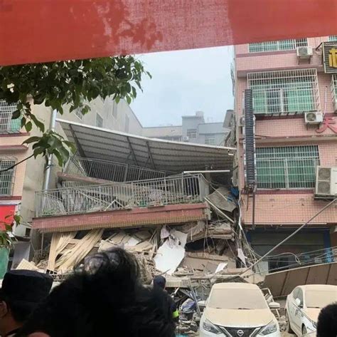 长沙一栋楼垮塌！“正核实人员伤亡情况”长沙一老式建筑坍塌 有人员被困救援望城区