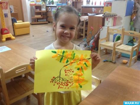 Конспект НОД по рисованию ватными палочками «Осенняя веточка рябины младшая группа 8 фото