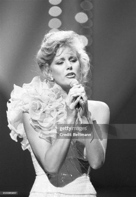 Susan Akin Sings Youre My World During The Talent Portion Of The Nachrichtenfoto Getty