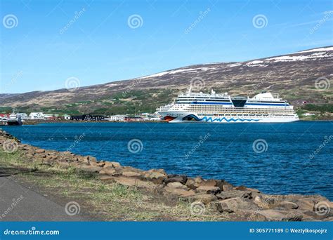 Cruise Ship In The Port Of Reykjavik Iceland Stock Image Image Of Ship Vehicle 305771189