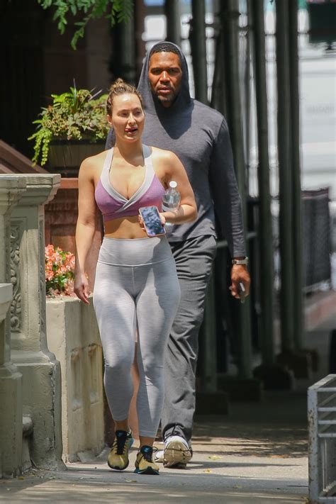 Gmas Michael Strahan Holds Girlfriend Kayla Quick Close As Pair Show