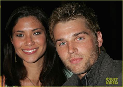 Is Mike Vogel Married Meet The Sex Life Actor S Wife Family Photo Courtney