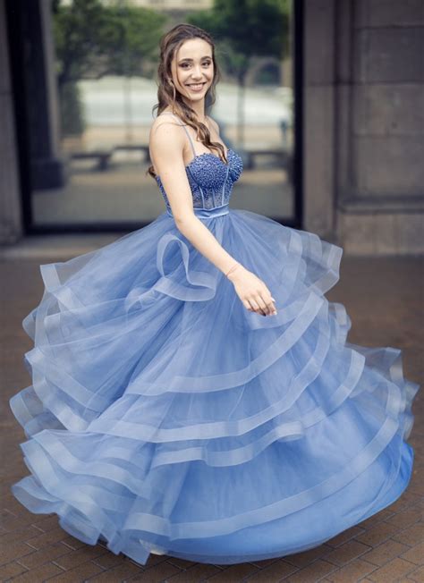 Вижте всички финалистки в конкурса Най красива абитуриентка за 2023 а СНИМКИ