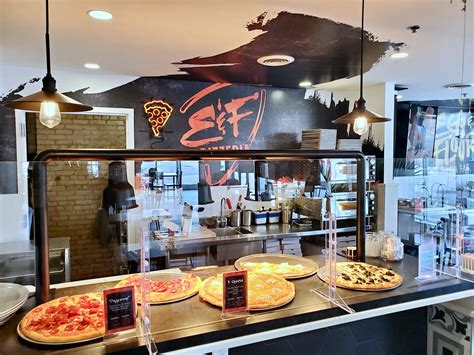 Eandf Pizzeria To Serve Its Last Slices At Crossroads Collective This Weekend
