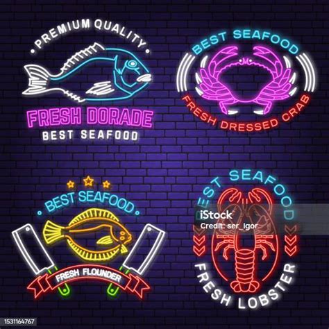 도레이드 랍스터 넙치 게 네온사인 벡터 해산물 엠블럼 간판 패치 셔츠 메뉴 레스토랑 수산 시장 상점 네온사인 밝은 간판 조명에 도레이드 랍스터 넙치 게가 있습니다 갈고리