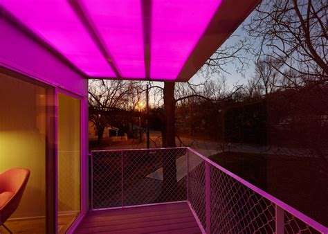 Mood Ring House In Arkansas Glows A Rainbow Of Colours