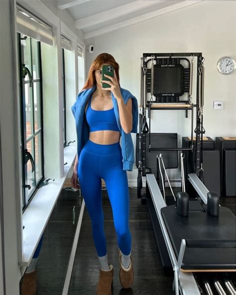 Kendall Jenner Cameltoe In Blue Leggings 1 Photo The Fappening