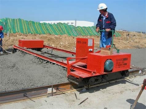 大型混凝土摊铺机 全自动混凝土铺路机 大山谷图库