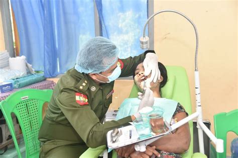 တပ်မတော်မြစ်တွင်းသွား ဆေးရုံရေယာဉ် ရွှေပုဇွန် နှင့် မြစ်ရေယာဉ် စကု တို့သည် မအူပင်ခရိုင်၊ မအူပင်မ