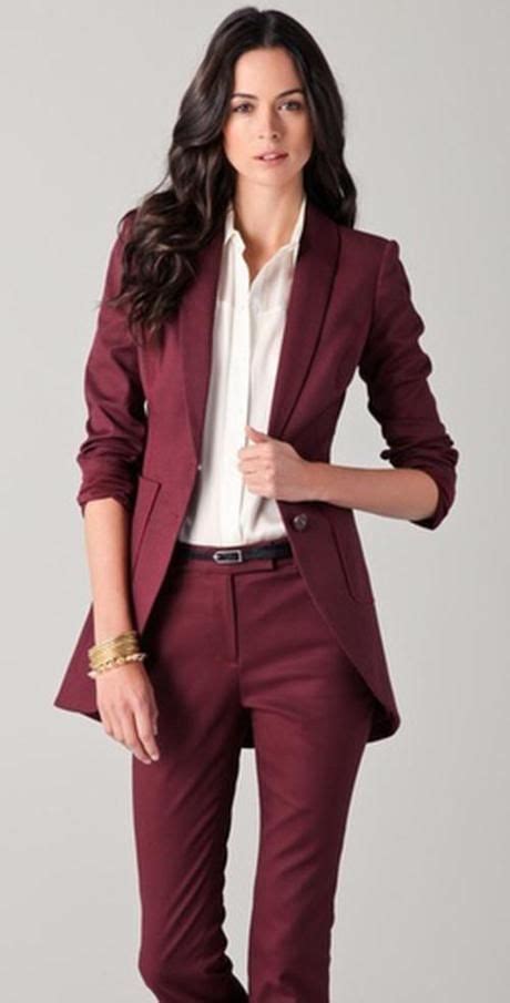 Divitip Cómo Combinar Un Saco Guinda Woman Suit Fashion Work