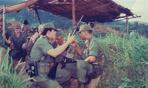 ภาพถ่ายประวัติศาสตร์ ในสมรภูมิรบ ของ “รัชกาลที่ 10” ขอพระองค์ทรงพระเจริญยิ่งยืนนาน ประวัติ