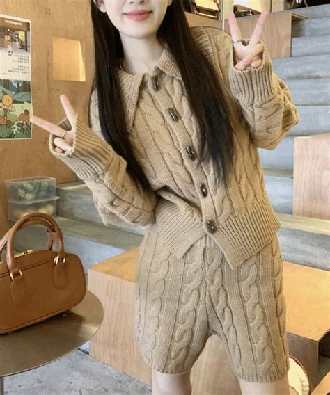 봄신상투피스코디🌼 마린 카라넥 떡볶이 꽈배기 니트가디건 반바지 투피스 코디세트