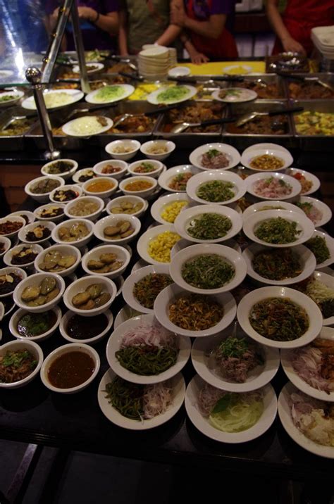 ヤンゴンの食堂 GANREF