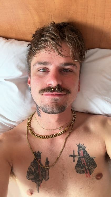 This Hotel Room Was Very Comfy Tumbex