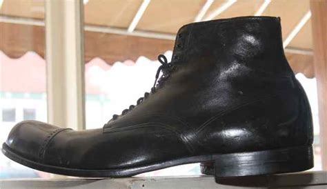 Robert Wadlow Shoe