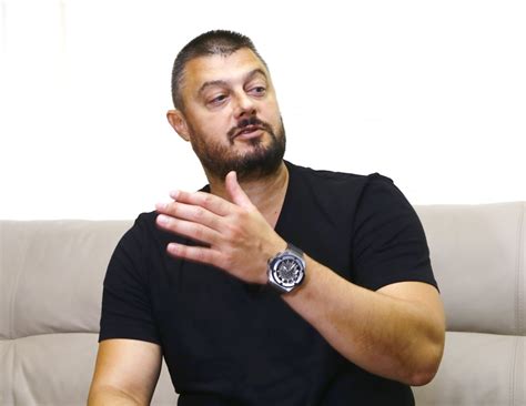 Бареков гневно Защо Капитал години наред прави скрита реклама на пирамидата Nexo Галерия Блиц