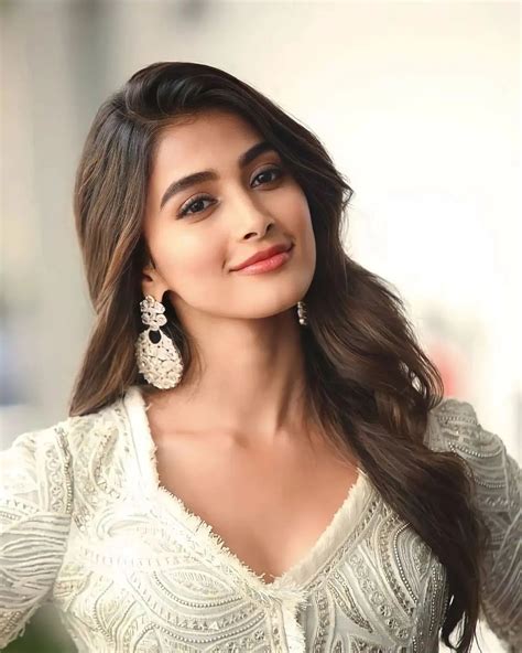 Pooja Hegde R Poojahegdehub