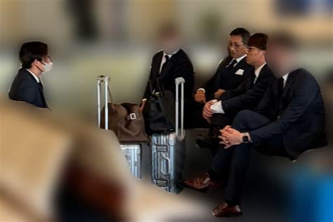 【写真】《不倫騒動の西武・源田壮亮》「奥さんは大丈夫だったのか？」「雲隠れしとったのか？」西口監督から“事情聴取”の現場｜newsポストセブン