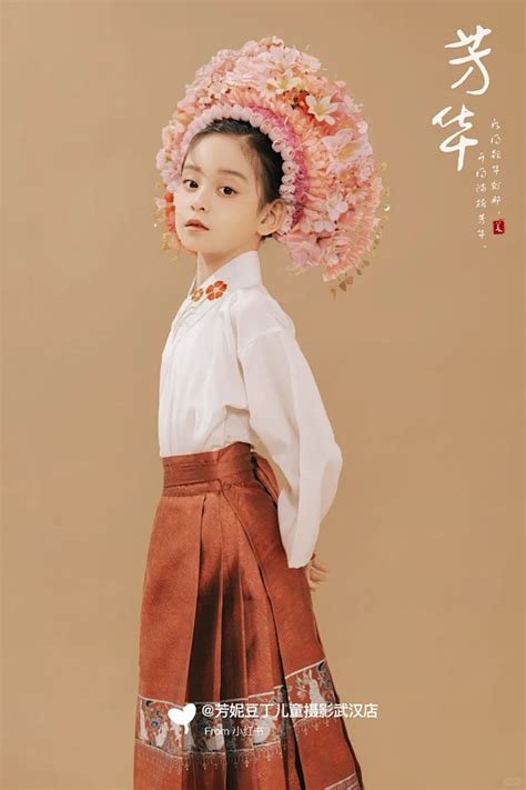 小女孩拍的簪花蟳蜅女写真也吼吼看哇！