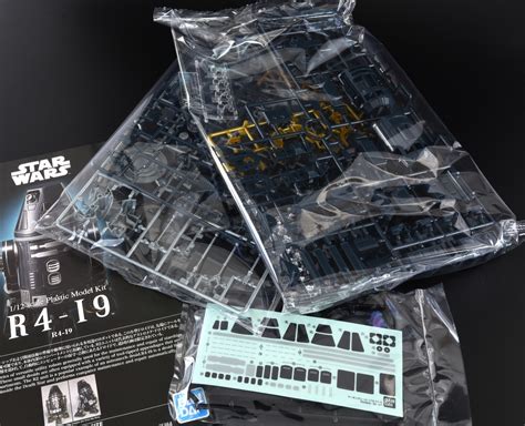 Bandai Star Wars 112 Scale Model Kit R4 I9