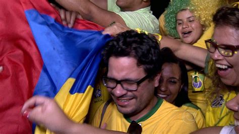 Depois Da Vitória Contra Colômbia Torcedores Fazem Festa Em Belo