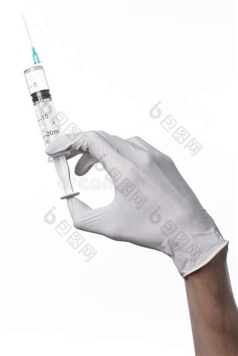 手拿注射器 包图企业站