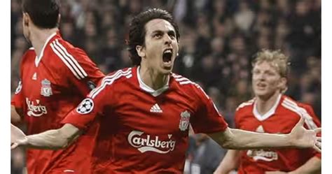 Бивша звезда на Ливърпул оцеля след мощна атака с граната