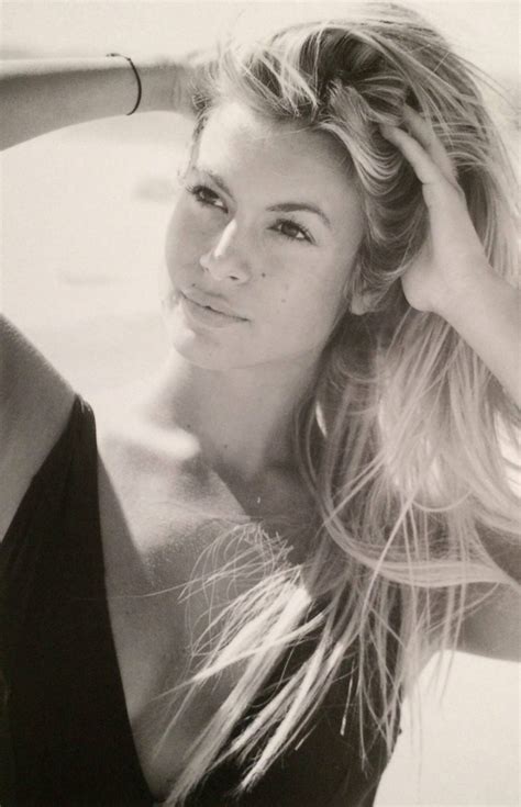 Toutes Les Photos De Carla Nue Et Seins Nus Les Marseillais Whassup