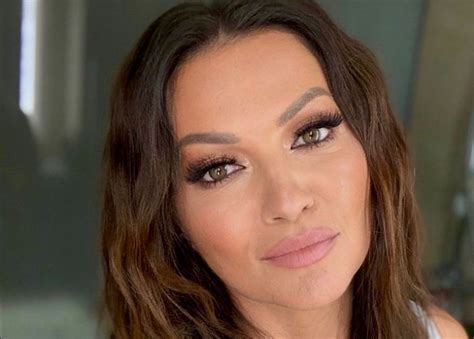 Emotivno Sam Je ProŽivela Nina Badrić Je Pevala O Svojoj NeuzvraĆenoj Ljubavi Stihovi