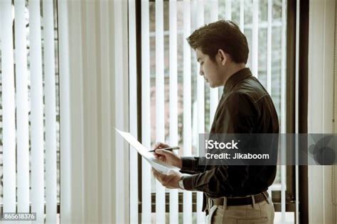 아시아 비즈니스 사람들이 사용 하는 그래프 종이 펜 경제 분석 개념에 대한 스톡 사진 및 기타 이미지 개념 개념과 주제