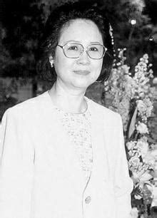 老照片才女瓊瑤張愛玲三毛哪個美 每日頭條