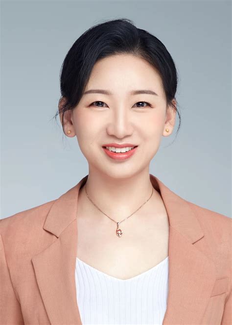实验室工作人员 衰老与肿瘤国际研究中心