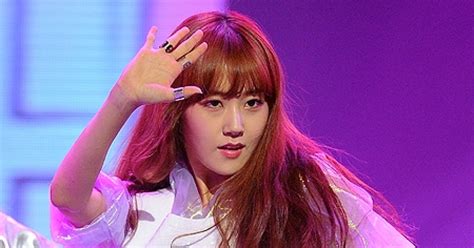 포토 포미닛 허가윤 도도한 눈빛~