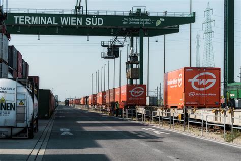 Intermodal Terminals Where Containers Are Loaded Unloaded And Transferred Rail Cargo Group Blog