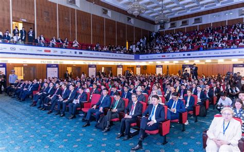 Г Занданшатар Хөрөнгө оруулагчаа урьчихаад урдаггүй залчихаад заамддаггүй улс байх ёстой