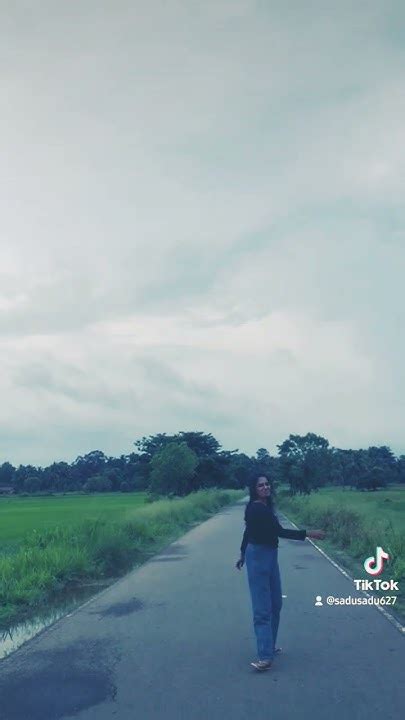 විශ්වාස කරන්න ජීවිතේ ප්‍රාතිහාර්ය ඕන තරම් වෙනව 🙃ඔයාගෙ ජීවිතේ ලස්සන දවස් එන්නෙ හිමින් හිමින් 🌼