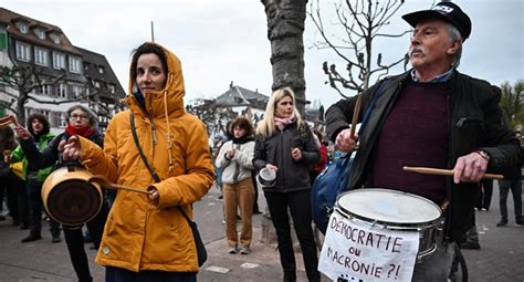 ပြင်သစ်နိုင်ငံမှာ ပင်စင်လစာ ပြုပြင်ပြောင်းလဲမှုဆန့်ကျင်ရေး ဆန္ဒပြပွဲအတွင်း ရွှေဆိုင်တစ်ဆိုင်မ