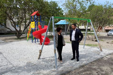 Вадим Бахметьев проинспектировал ход капремонта дворовой территории в с Мичуринское