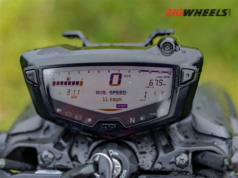 Tvs Apache Rtr 160 2v Vs 4v Differences Explained Zigwheels