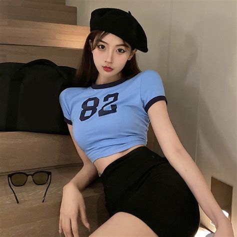 ลำลองเซ็กซี่ร้อนสาวผัดถนนแฟชั่นสูทหญิงฤดูร้อน2021ใหม่สั้นเสื้อยืดกระโปรงชุดสองชิ้น Y 6apoep0x