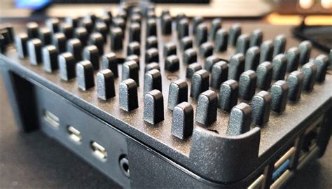 Cyntech Raspberry Pi 4 Case And Heatsink Review Tom S Hardware