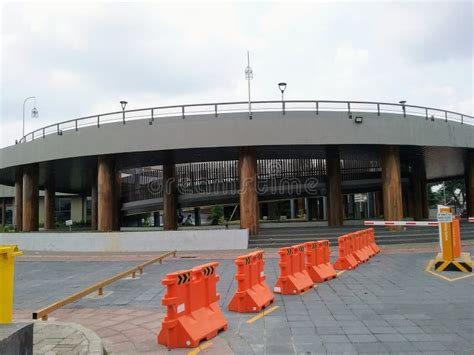 Ring Road For 2 And 4 Wheeled Motorized Vehicles To Go Up To The Upper