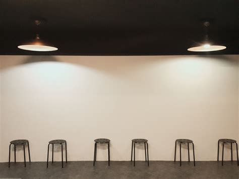 디자인 강의와 프레젠테이션을 위한 블랙and화이트 스튜디오 인테리어