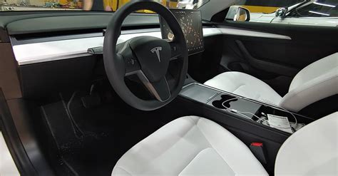 야무진튜닝 테슬라모델3 모델3리프레쉬 엠비언트 튜닝 엠비언트라이트 튜닝 갬성튜닝 무드램프