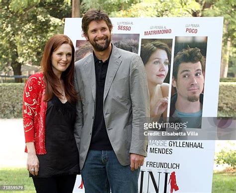 Julianne Moore Husband Photos And Premium High Res Pictures Getty Images
