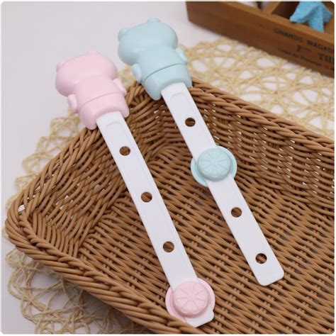 อุปกรณ์ล็อคประตูตู้ลิ้นชักแบบปรับได้เพื่อความปลอดภัยของเด็ก Lsyyy Th Thaipick