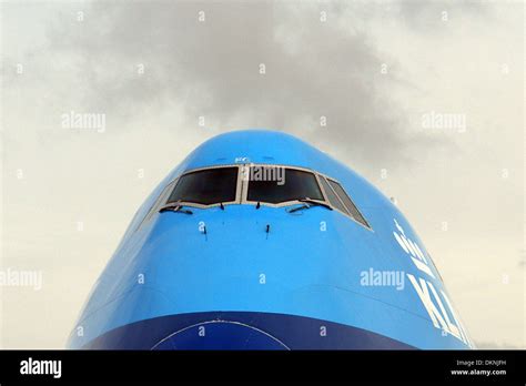 Front Plane Boing 747 400 Klm Airplane Airport Airliner Day